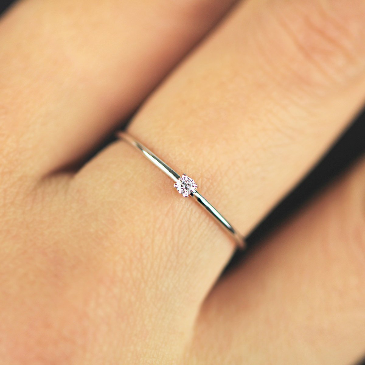 Single Diamond Wedding Band – MAYJUNE